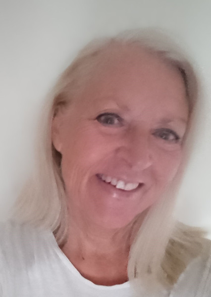 Inga - Experthjalp – Spådam – Tarot – Medium – Spådom – Fråga nu! Livet ...